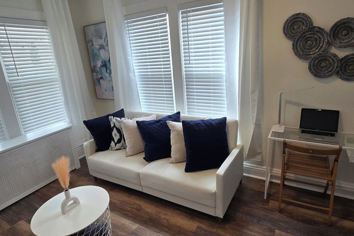 Cozy 2 Bedroom, Near Nyc, Easy Parking - Yonkers, NY