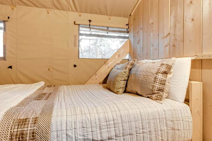 Incredible Rustic Tented Cabin With Fire Pit In Gatlinburg, Tennessee - Pigeon Forge, TN
