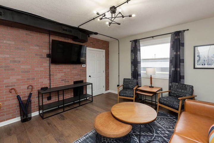 Modern Loft In Valley Junction! - West Des Moines, IA