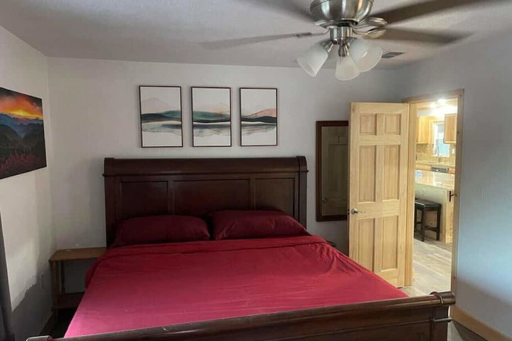Overlook Lodge 5 Min To Slopes 5 King Master Ensuites 7 Bedrooms 8 Baths Amazing Views. - Beech Mountain, NC