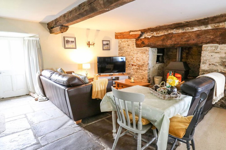 The Bake House, Romantic, Character Holiday Cottage In Bettws - Bridgend