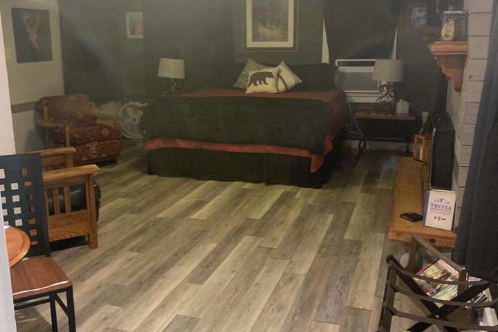 Lovely 1-bedroom Cabin With Ac In Charming Clifton On Lake Whitney. Pool, Hottub - Lake Whitney, TX