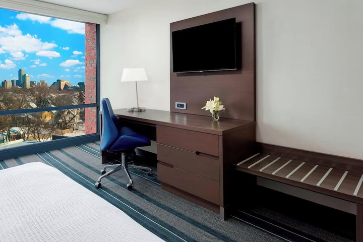 City View King Room At Courtyard Boston Cambridge - Minutes To Downtown Boston - Cambridge, MA