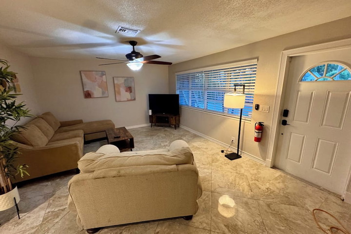 Beautiful 3 Bedroom Spacious Home Close To Downtown Atlantic Avenue And Beaches - Boynton Beach, FL