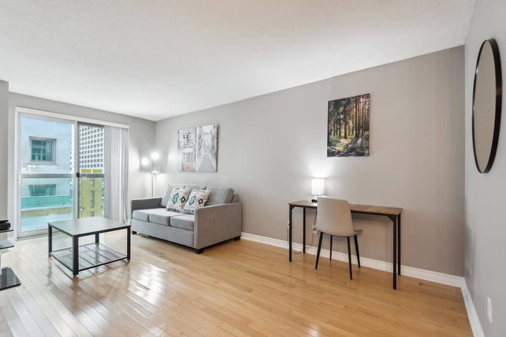 Cozy 1-br Condo In Dt Toronto - Mississauga