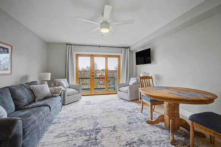 Premier St Elmo Unit W Large Balcony Over Park - Chautauqua, NY