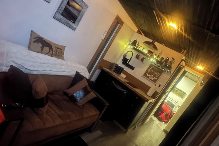 Crazy Farm C-can Chalet - Innisfil