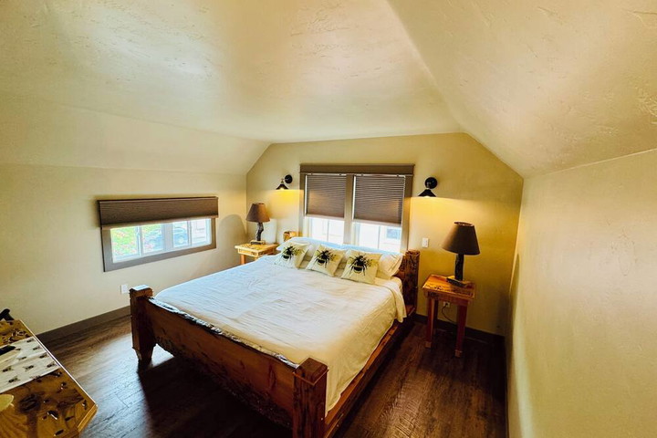The Bee Hive - Heart Of Friday Harbor - 2br Condo, Wifi, Ac, Walk To Everything! - Friday Harbor, WA