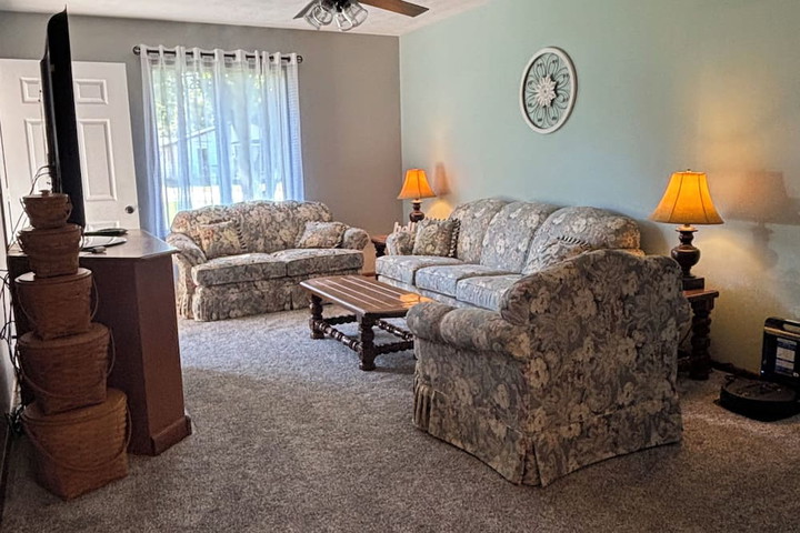 3 Bedroom 2.5 Bath Home Located In Historical Urbana. - Urbana, OH