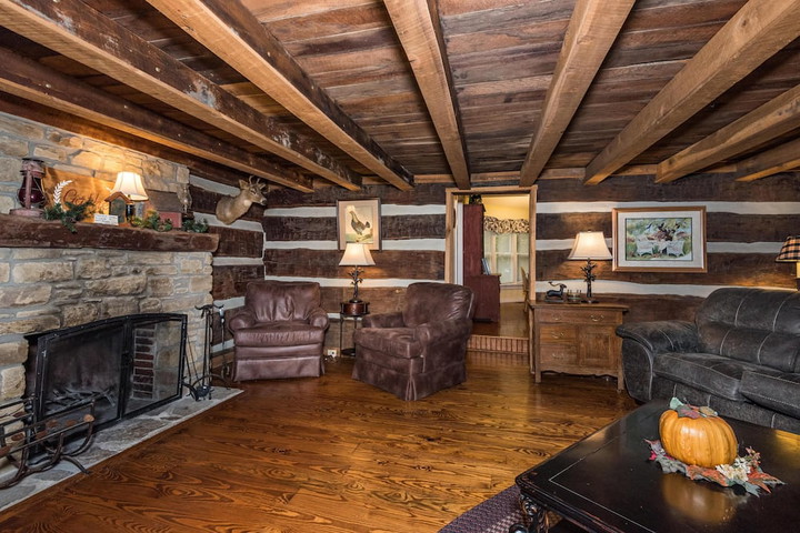 4 Br, 2 Ba Log Cabin, Charming Mix Of Old And New, Close To Village Of Story - Indiana (State)