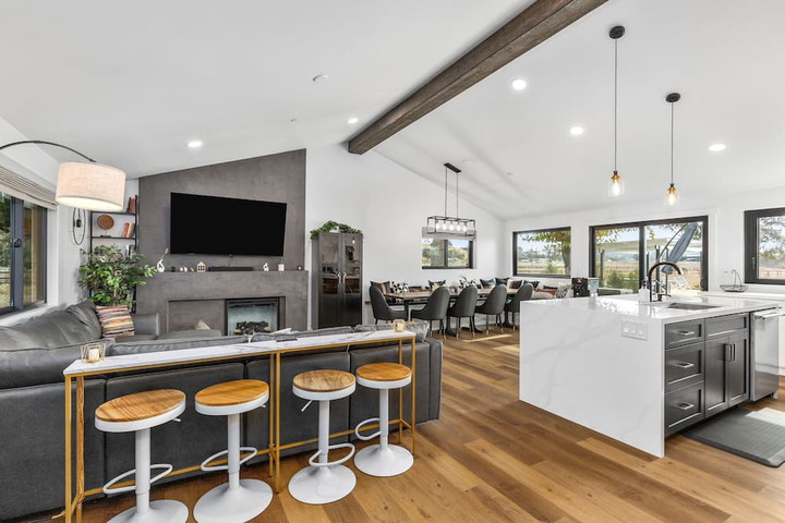 Resort-like Amenities Inside & Out, Close To Downtown Paso, Great For Families - Paso Robles, CA