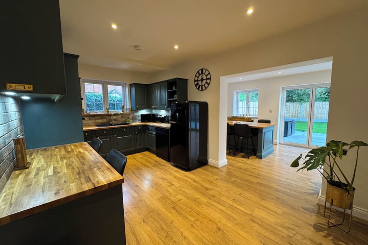 Luxury House Brentwood, 4 Bedroom, 4 En-suites, Garden/ Bbq/free Parking - Brentwood