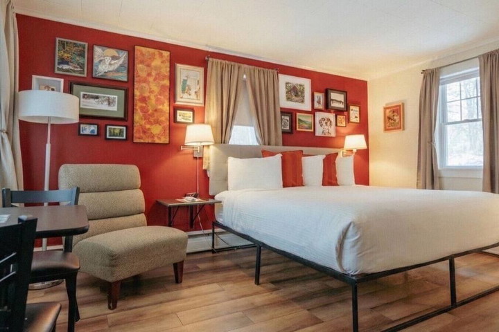 Sleep Woodstock - Dog Friendly King Suite - Woodstock, VT