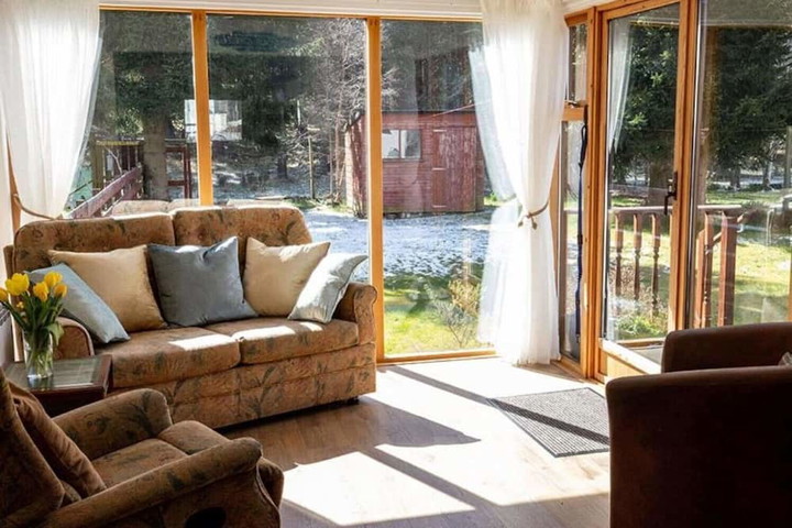 Beautiful 2 Bed Cottage, Peaceful Location In Scottish Highlands; Pet Friendly - 