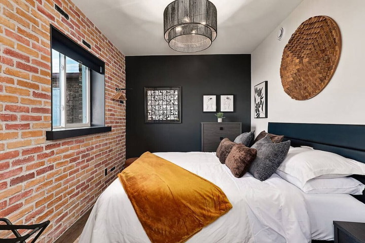Cozy Couples` Loft In The Heart Of Collingwood - Collingwood