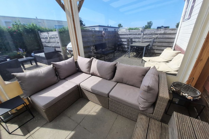 Chalet In Renesse - Holiday Park Julianahoeve - *Sea*pool*sauna* 800m To The Beach - Renesse