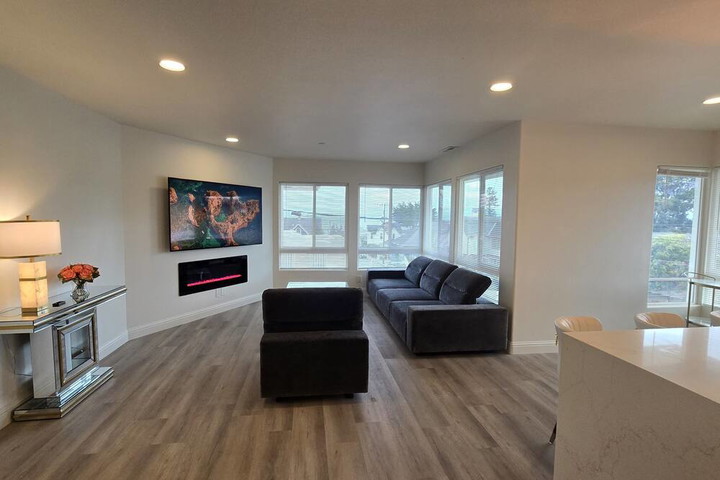 Coastal Retreat. Ocean View. Walk To Beach & Dine. - Monterey, CA