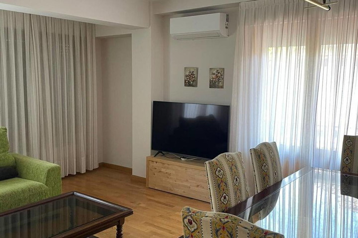 Spacious 3-bedroom Apartment In Central Jaca With Parking And Modern Amenities - Jaca