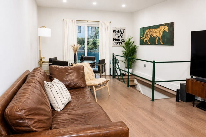 Stunning 3bd Duplex With Private Garden Oasis - New York