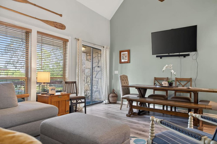 Sleek Retreat @ Hb Resort W/views And Deck! - Horseshoe Bay, TX