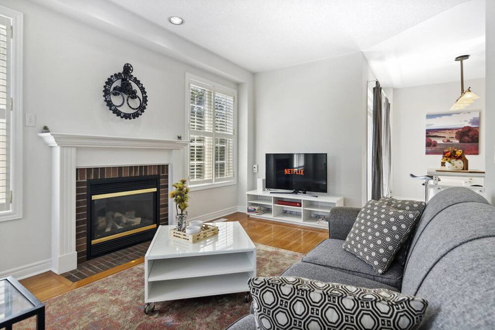 The Cozy Corner House In The Richmond Hill - Markham, Canada