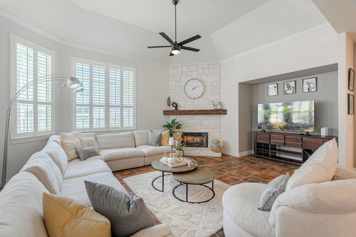 Ample 4br Home W New Cowboy Pool + Summer Kitchen + Ping Pong Table - The Woodlands, TX