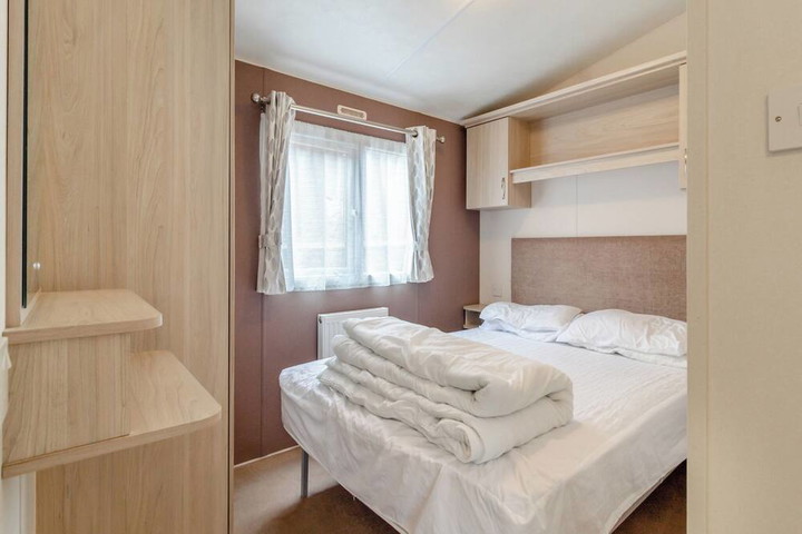 Castaways Oyster 10 (Pet) - Mundesley