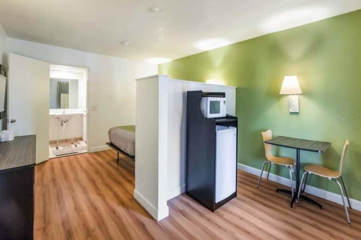 2 Queen Beds | Non-smoking - Hemet, CA