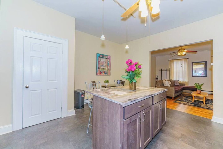 Fresh & Modernized 2br Fl 1 Apt @ Downtown Albany - Nassau, NY