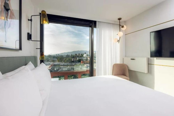 Hollywood Retreat With Pool & Pet-friendly Room Near Iconic Sights - Los Angeles