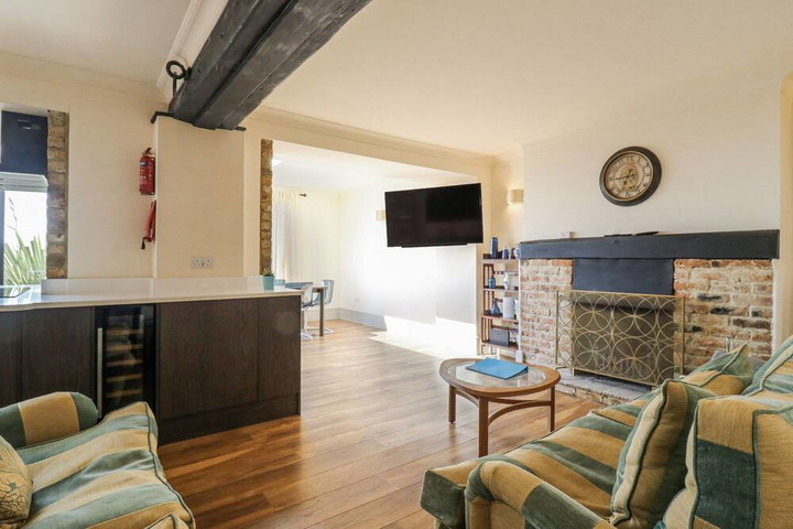 Coast Guard House, Pet Friendly, With Hot Tub In Swalecliffe - ウィスタブル