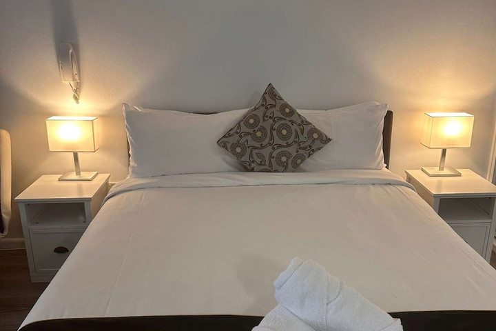 Large City Studio With Big Balcony - Surry Hills