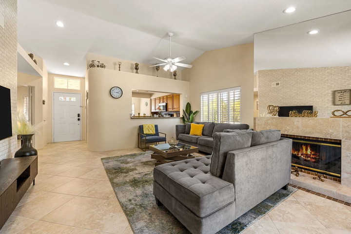 Palm Desert Paradise Your 3-bedroom Cozy Escape - Palm Desert, CA