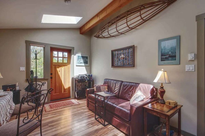 Quiet Romantic Getaway - Non Pet Friendly - Port Renfrew