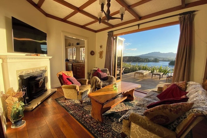 Raglan Farmhouse, Amazing Sunsets From Massive Deck, Spa & Pool - Raglan
