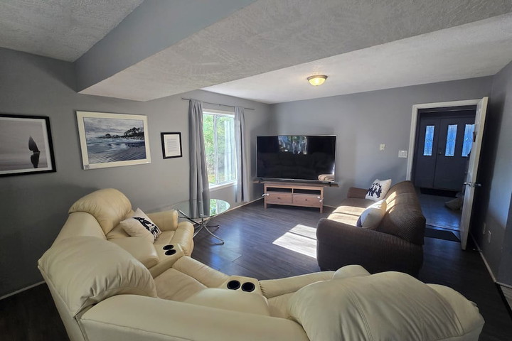 Hideaway Haven By The Lake - Lake Cowichan