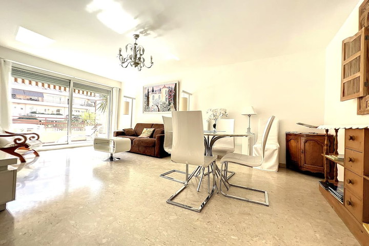 Beautiful Apartment With Terrace (If Parking Space Necessary Add100 Per Week) - Nice