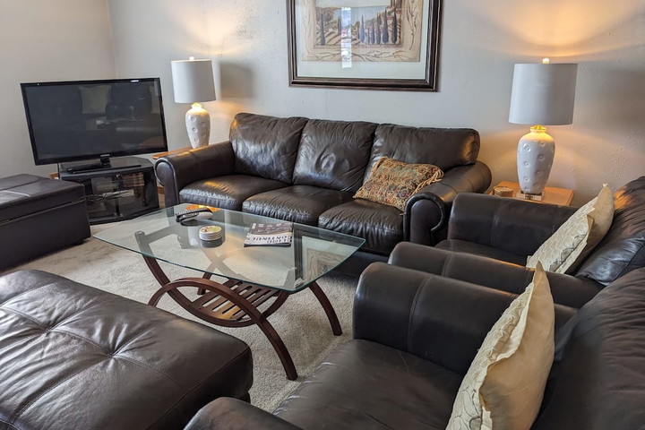 Pikes Peak Views! Historic 3br Cottage Near Garden Of The Gods & Red Rock Canyon - Colorado Springs, CO