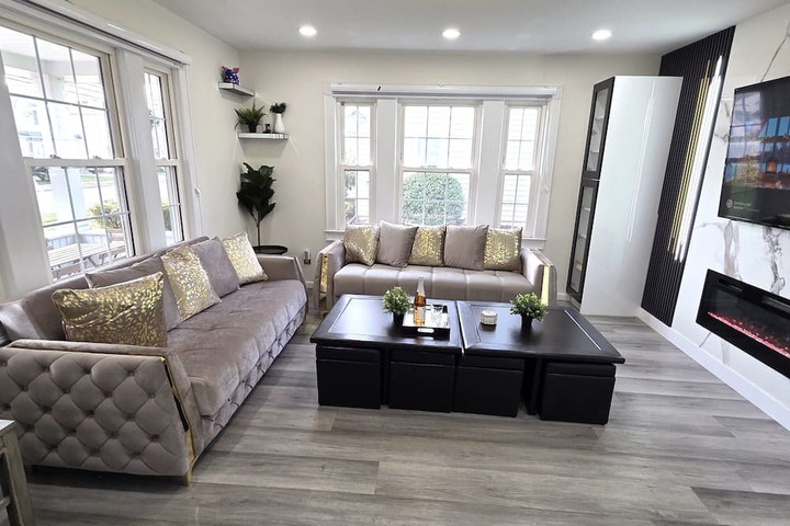 Spacious 4-bedroom House In Charming Hicksville With Ac - Freeport, NY