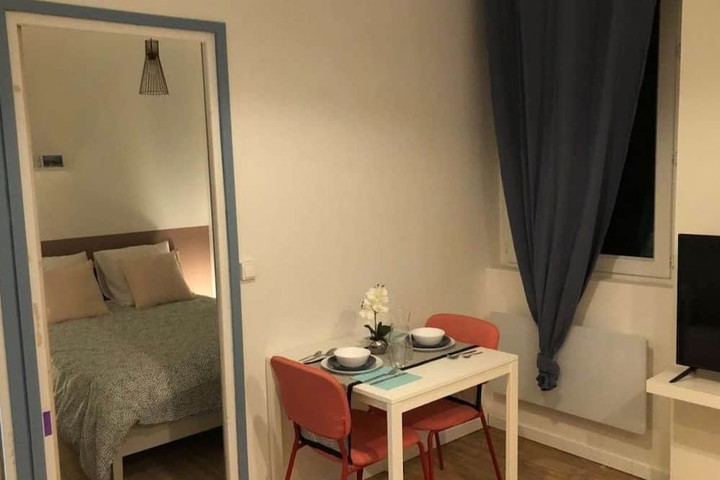 2-2 Charming Studio Apartment Near The Train Station And City Center - Lourdes