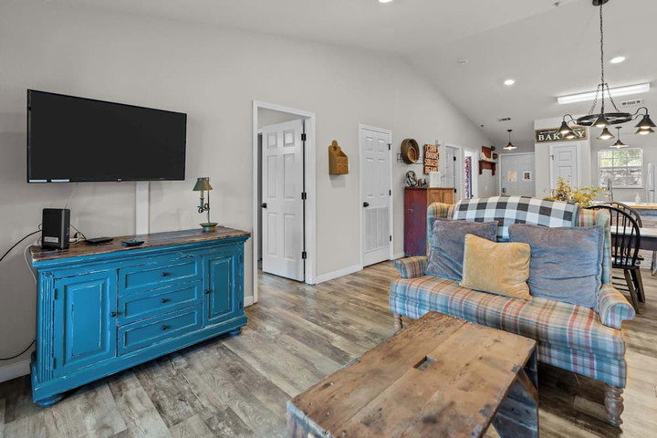 Rustic 2br Condo - Farmhouse Style - Fall Creek - Branson, MO
