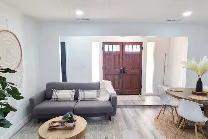 Cozy Modern 2-bd Guest House In Quiet Neighborhood! - San Bernardino, CA
