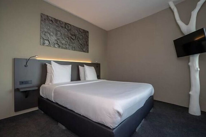 Prime Location In Amsterdam Close To City Center, Nature Activities & Local Spot - Amstelveen