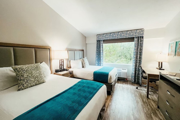 Sunset Getaway, Private Beach, Pool & Dive Center Nearby, 3 Affordable Units - Key Largo, FL