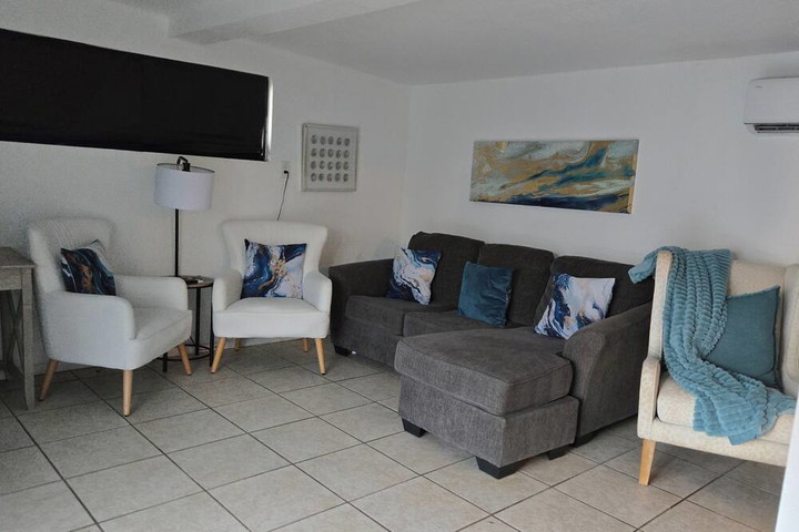 Charming 1-bedroom Guesthouse With Pool View Wifi And Ac In Winter Haven - Winter Haven