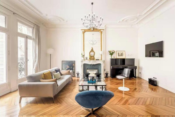 Experience Parisian Elegance At Its Finest- Saint-germain- Rue De Varenne-170sqm - Paris