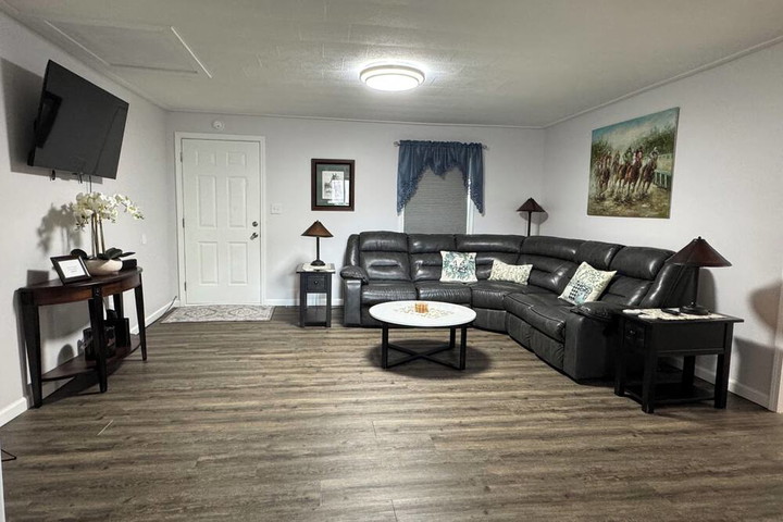 Charming 3-bedroom House With Wifi And Ac In Lovely Loretto - Bardstown, KY