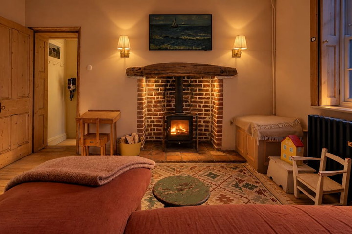 Beautiful Georgian Family Home | Large Walled Garden, Sea Views & Pet Friendly - Hythe