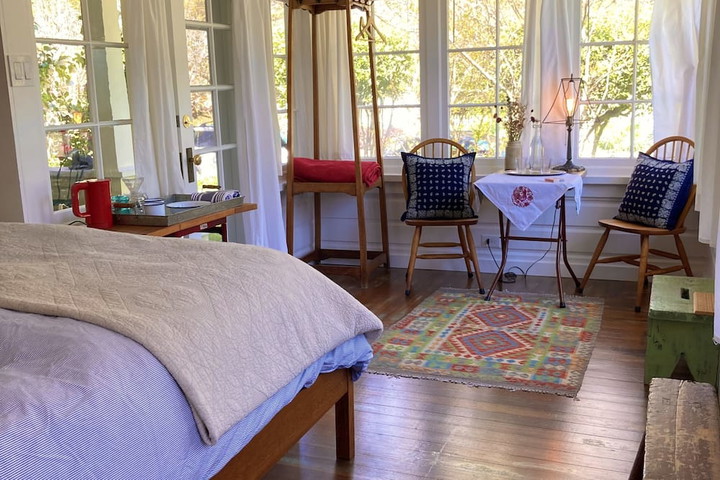 The Roost - Sun Room - Healdsburg, CA