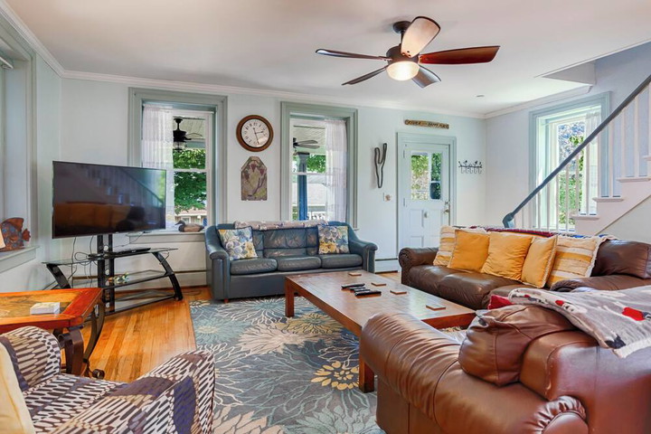 Country Charm: Spacious Keuka Lake Retreat For Families! - State of New York